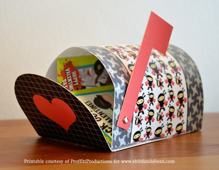 Free Printable :: Valentine's Mailboxes